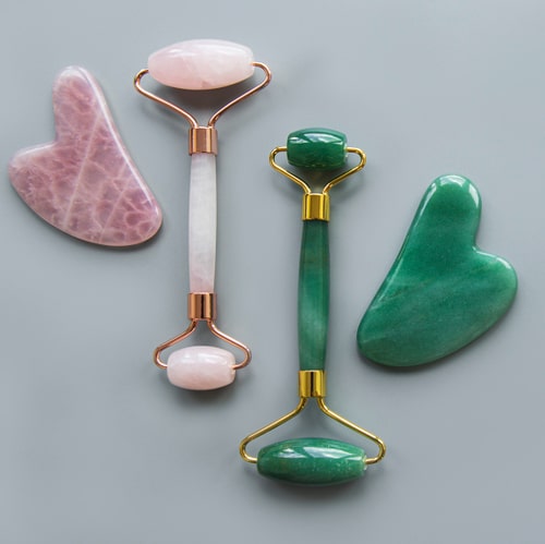 Buy Face Roller Helps To Boost Circulation, Reduce Puffiness